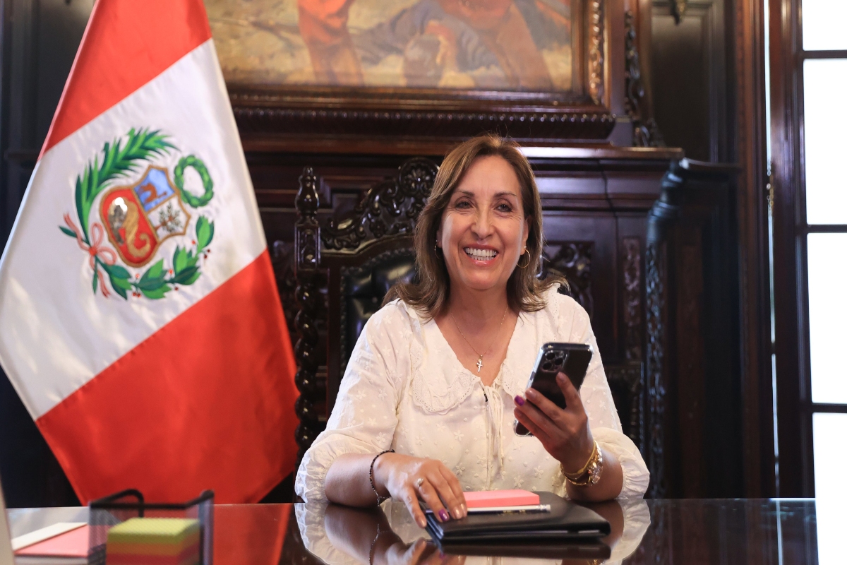 Boluarte afirma mantenerse en el poder y no renunciar pese a crisis de ...