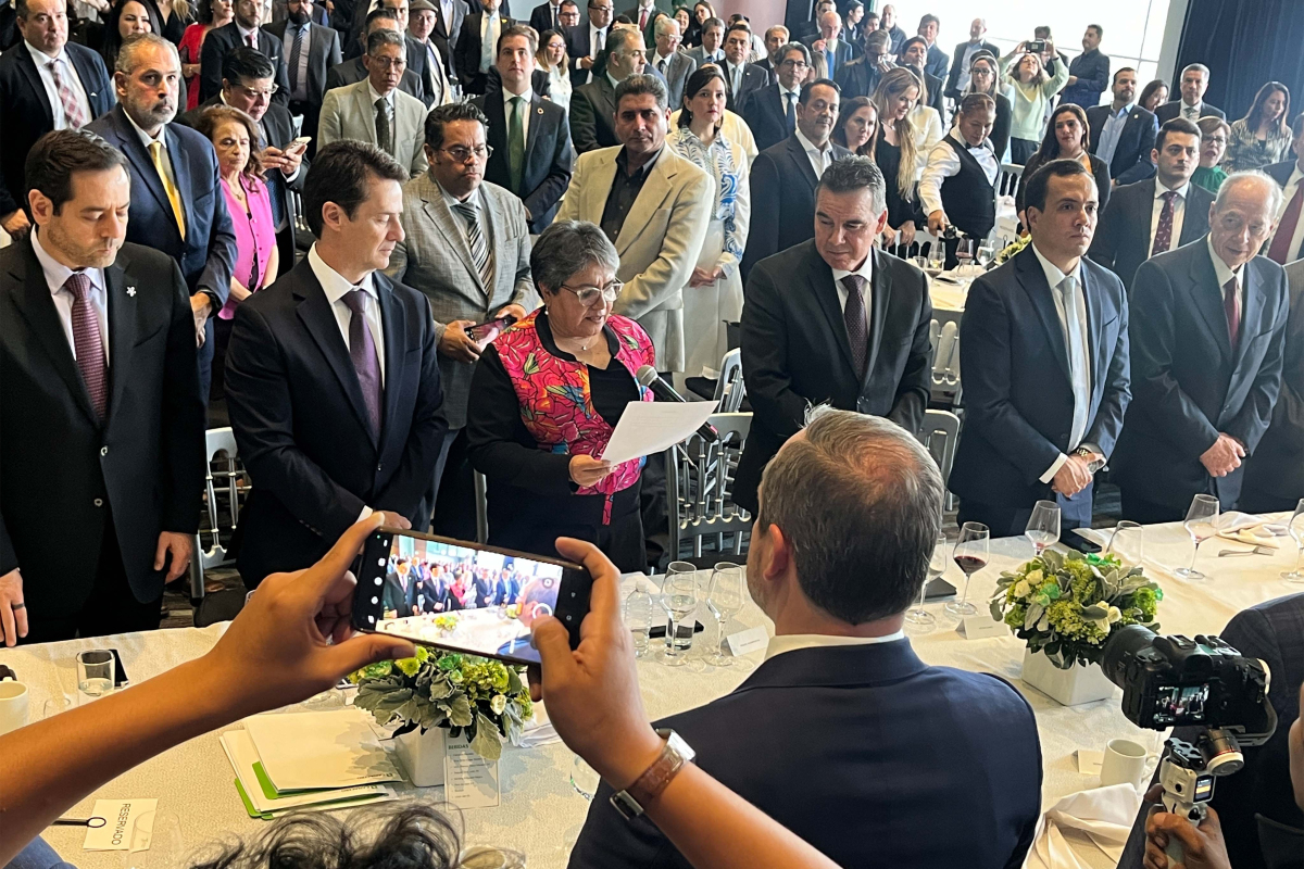 Asume Víctor Cairo presidencia de Canacero; industria que representa 1. ...