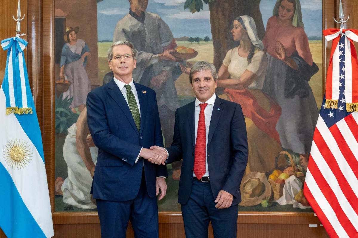 Scott Bessent anuncia posible uso del Fondo de Estabilización para ...