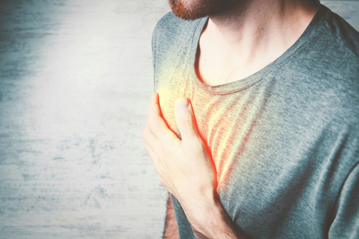 ¿Dolor de pecho después de una endoscopia? Esto alertan los médicos ...